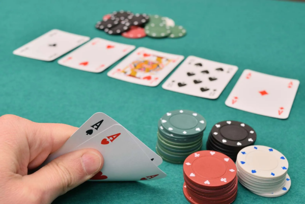 Playing Texas Hold Em in a Las Vegas Casino: A Complete Guide